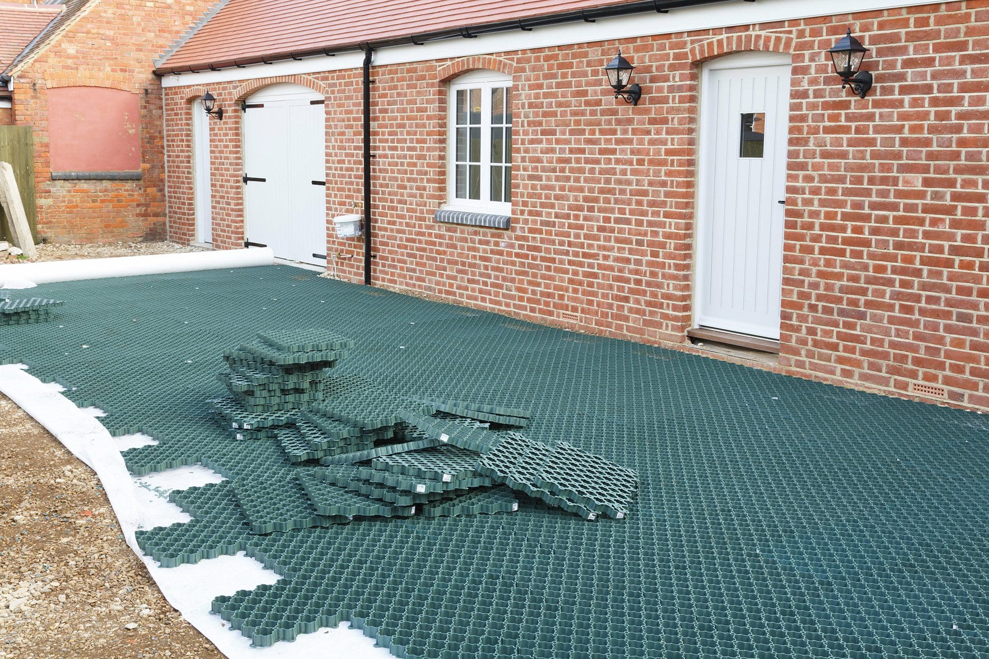 What are Gravel Grids? Gravel Grid Rolls and Gravel Pavers